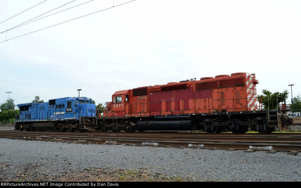 PN SD40-2 5577 and C39-8 8212 front to front